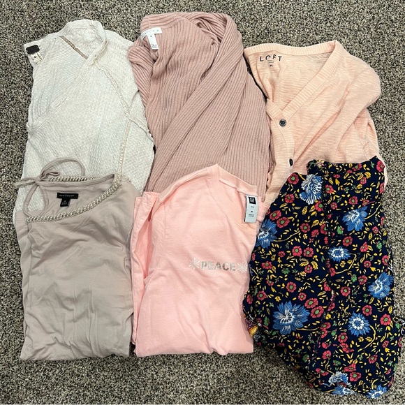 LOFT | Tops | Medium Assorted Womens Clothing Bundle | Poshmark